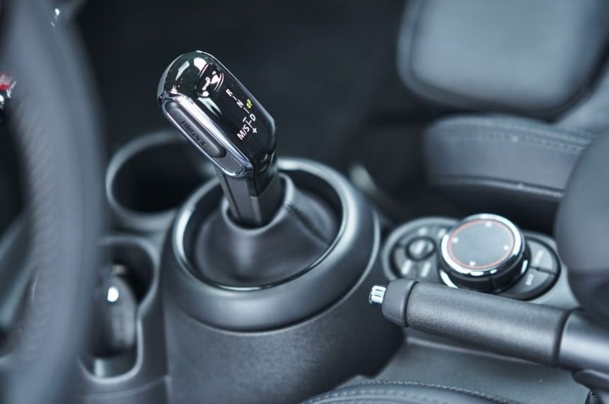 Mengenali 4 Jenis Transmisi Mobil Matik - Orapada