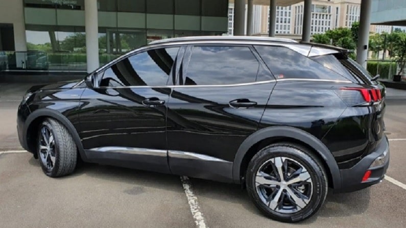 Bagaimana Caranya agar Mobil Warna Hitam Tetap Kinclong?